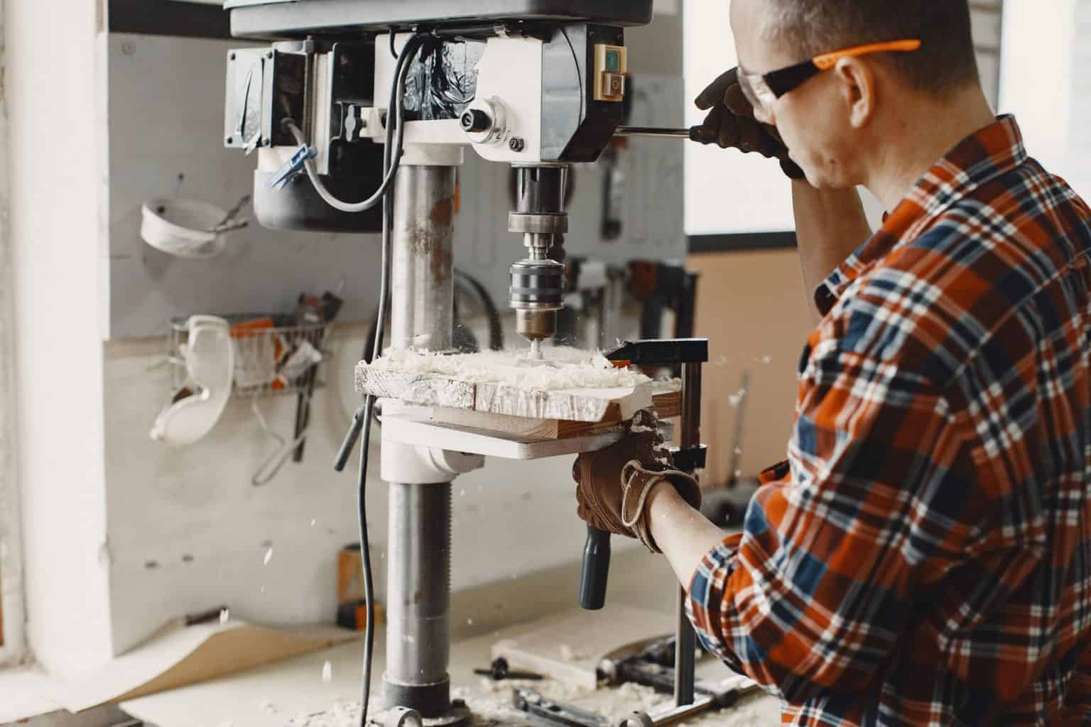 Difference between turning and milling in the machine tool industry - BFW